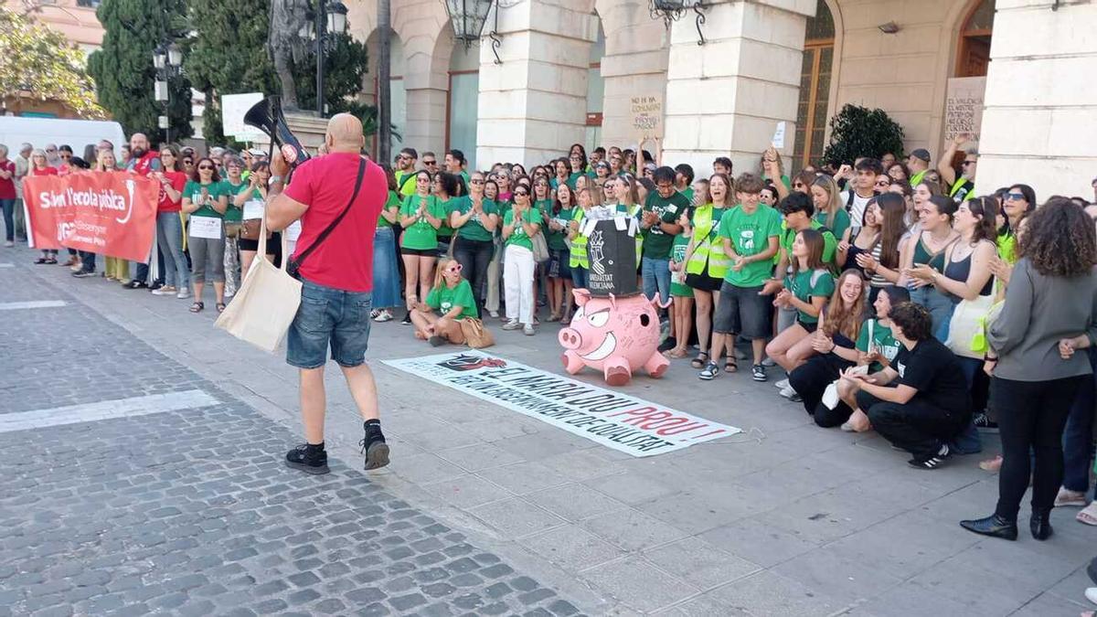 Resposta al Partit Popular, d’un professor en vaga