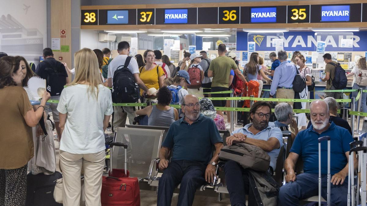 Viajeros: record en el aeropuerto de Valencia