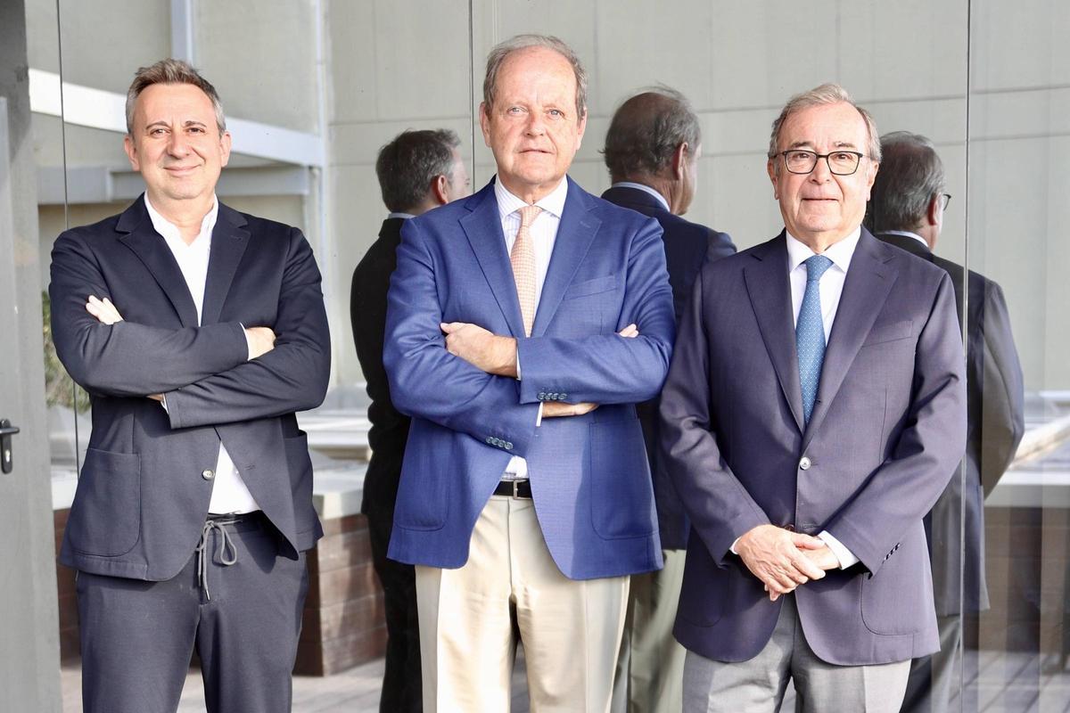 Uriach abre su capital por primera vez en 185 años y desembarca en Francia