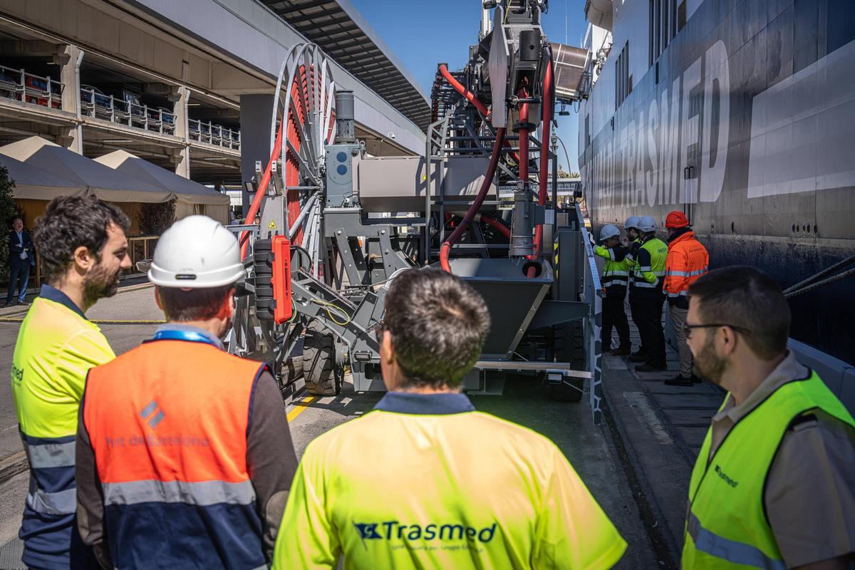 El Port de Barcelona estrena la conexión eléctrica de la terminal de ...