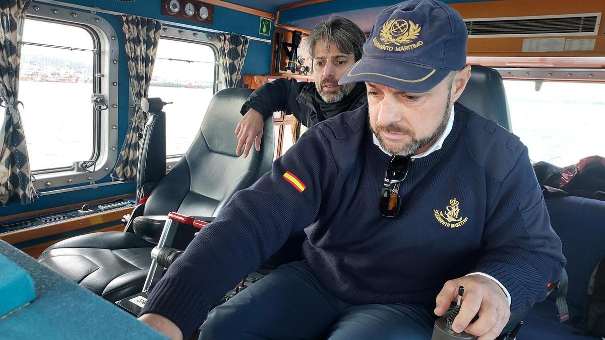 MAREA DE PÉLETS EN GALICIA: Así rastrea Salvamento Marítimo los pélets en las Illas Atlánticas