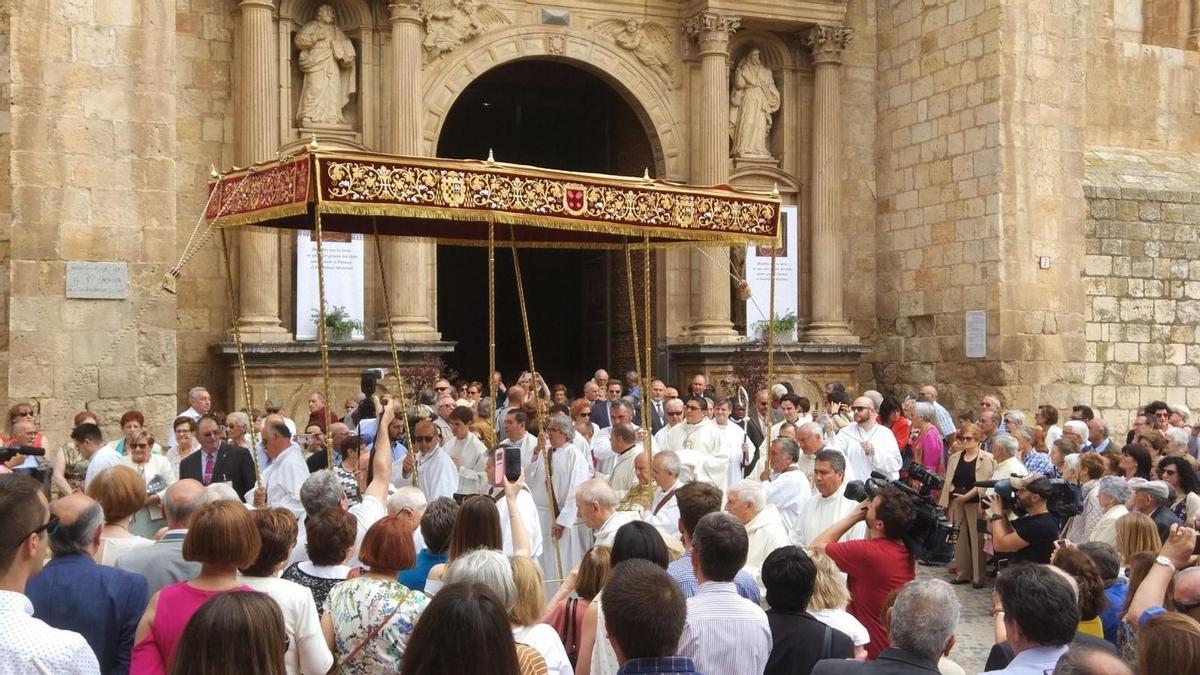 Daroca mantiene vivo el milagro de los Corporales