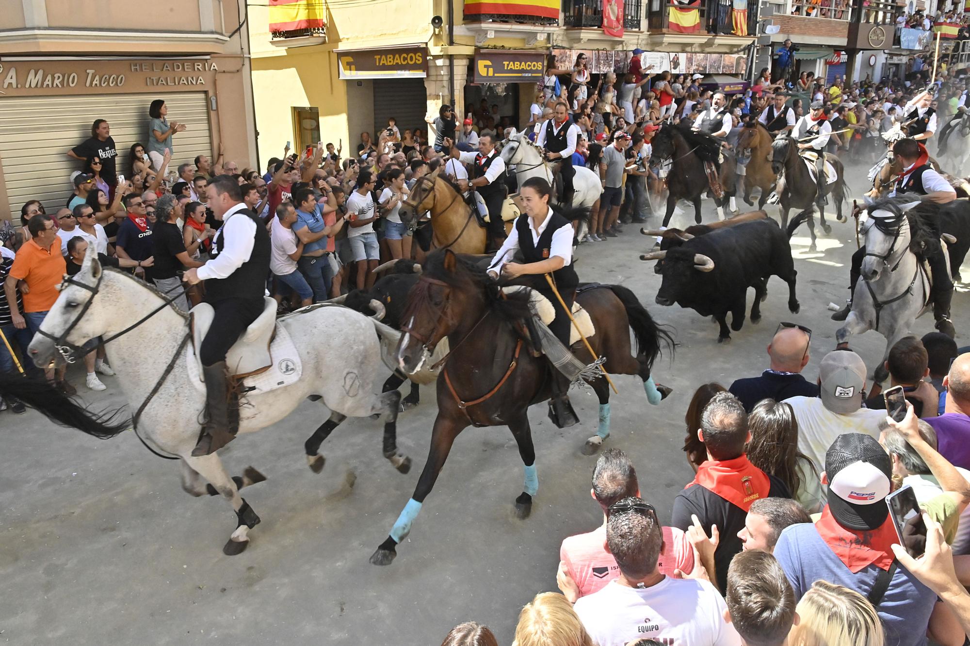 Las imágenes más espectaculares de las Entradas de Toros y Caballos de ...