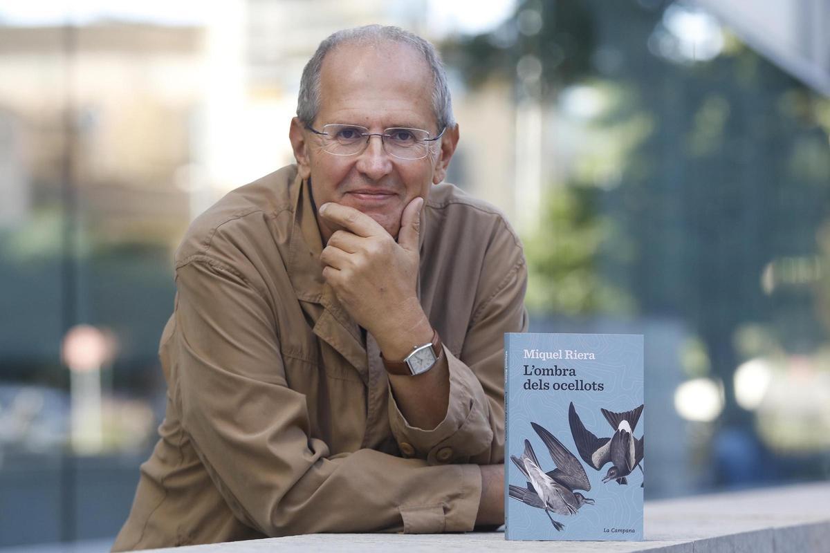 Miquel Riera novela los trapicheos urbanísticos en el Empordà de ...