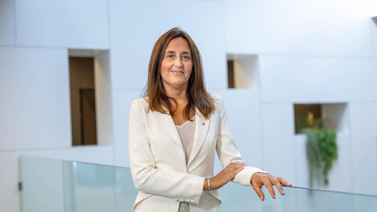 La consellera de Educació i FP, Esther Niubó, estará unas semanas de ...