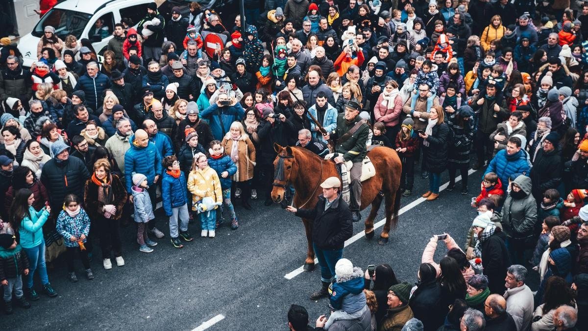 SANT ANTONI | Vilafranca celebra el típico 'Alto de la malea'