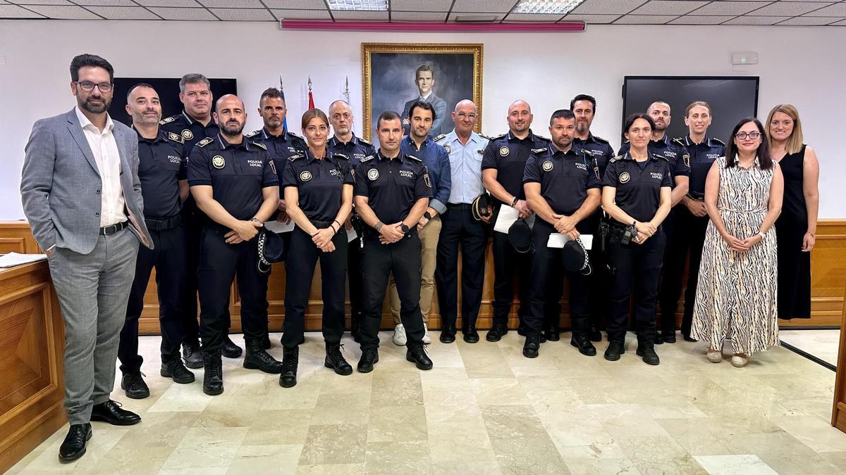 Quince nuevos agentes se suman a la Policía Local de Torrevieja ...