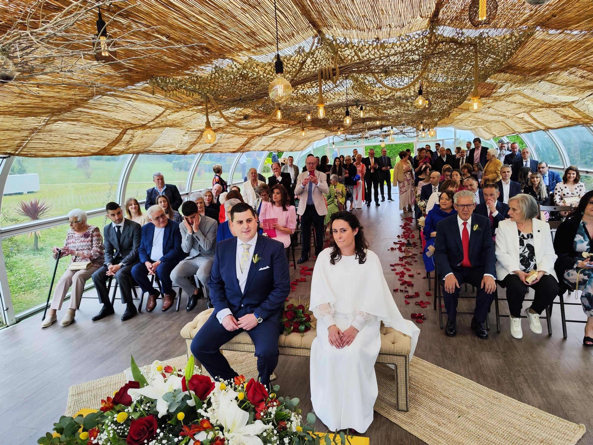 En imágenes, las dos bodas de Llanera