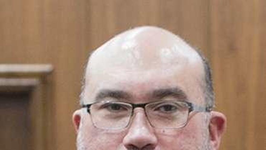 Luis Buitrón, presidente de los enólogos gallegos, accede a la ...