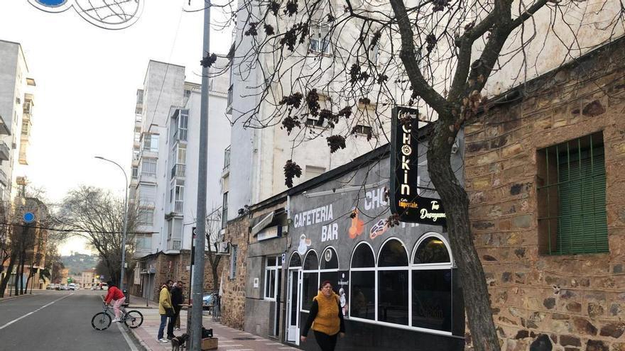 El deterioro de la calle Hernando de Soto en Cáceres: locales cerrados ...