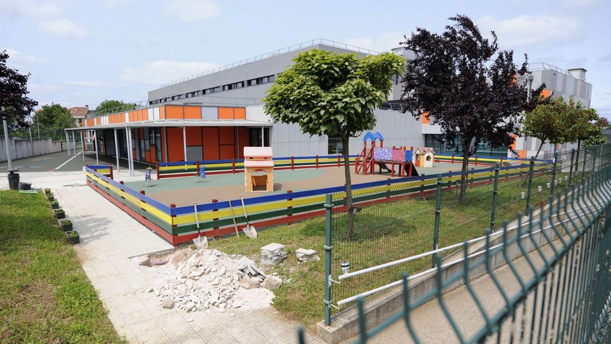 Comienzan las obras en el patio de infantil del CEIP Xesús Golmar ...
