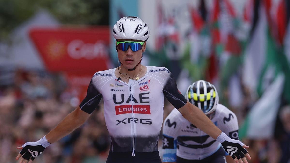 La intrahistoria del duelo Romo-Ayuso en La Vuelta: “¡Me vas a ganar en ...