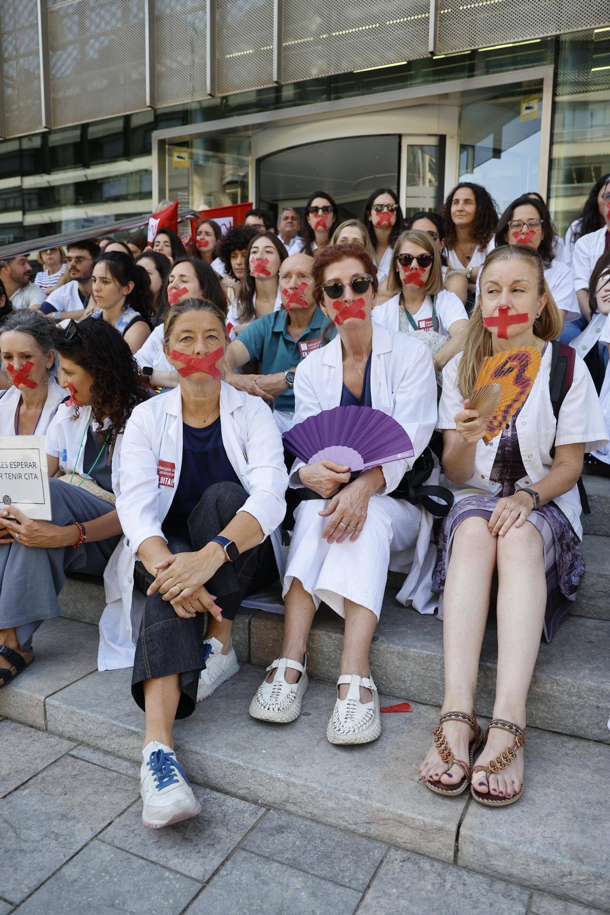 Les imatges de la protesta dels metges a Girona