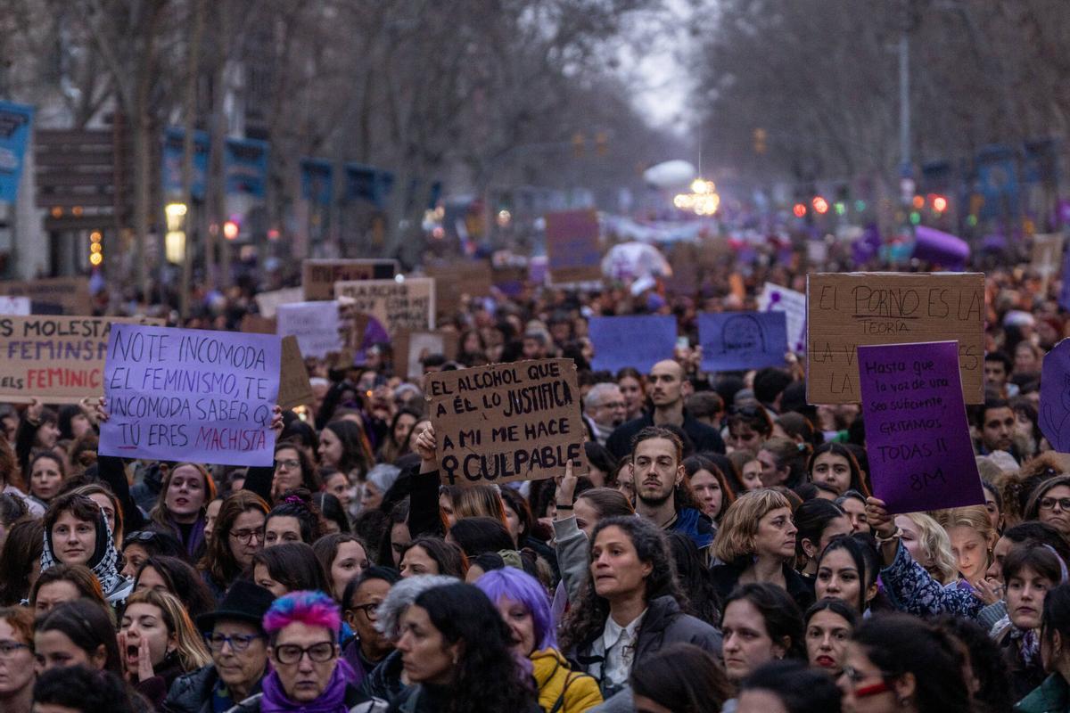Protesta multitudinaria: miles de personas se movilizan en el 8M de ...