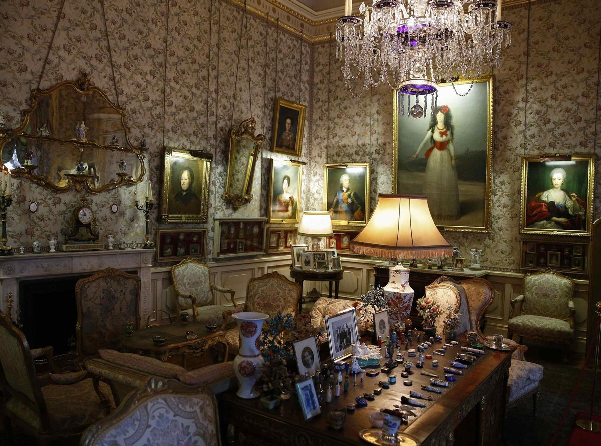 Recorrer el palacio de Liria de la mano de un poeta