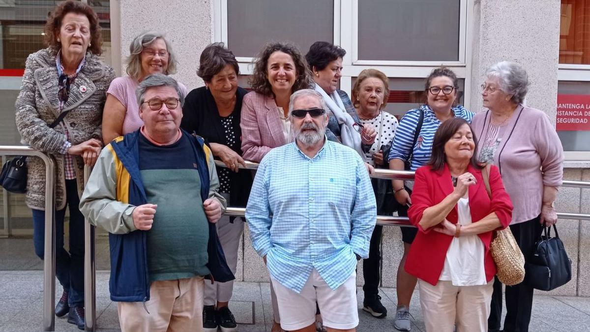 Floro recaba apoyos en el rastro y Ana Puerto visita La Calzada como ...