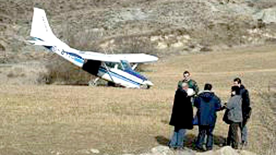 Una avioneta se estrella y mueren dos personas en Almería