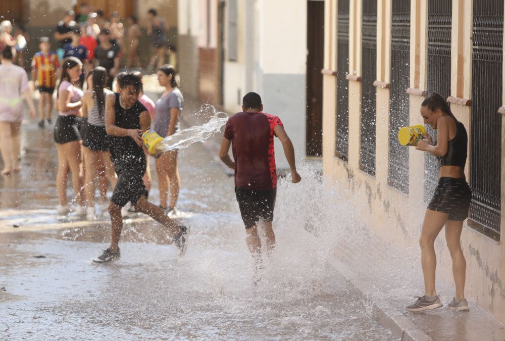 Quartell escapa del calor con su tradicional Xopà - Levante-EMV