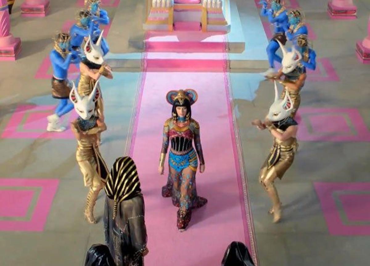 Katy Perry, a lo Cleopatra - Cuore