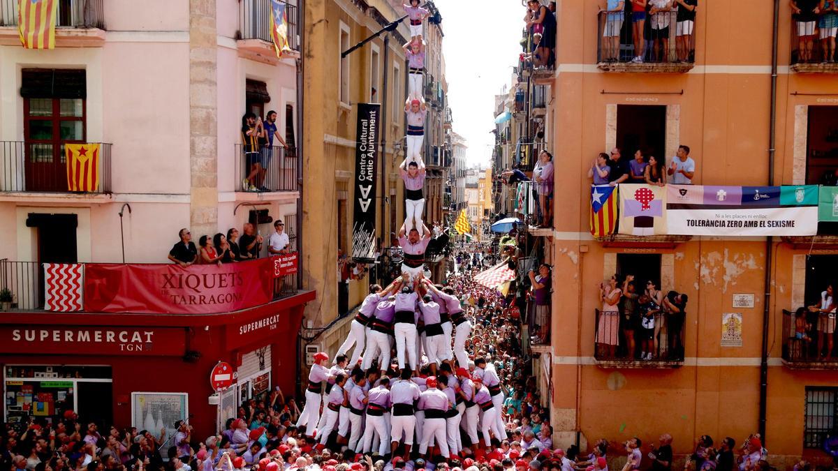 La Colla Jove de Tarragona vence el mito del 'pilar de 8' en la plaza ...
