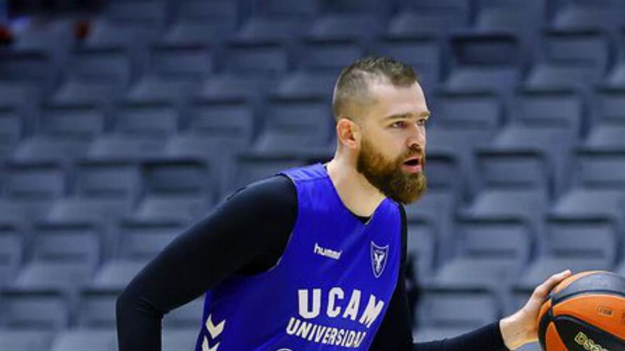 Radovic vuelve a entrenar con el UCAM y viajará a Strasburgo