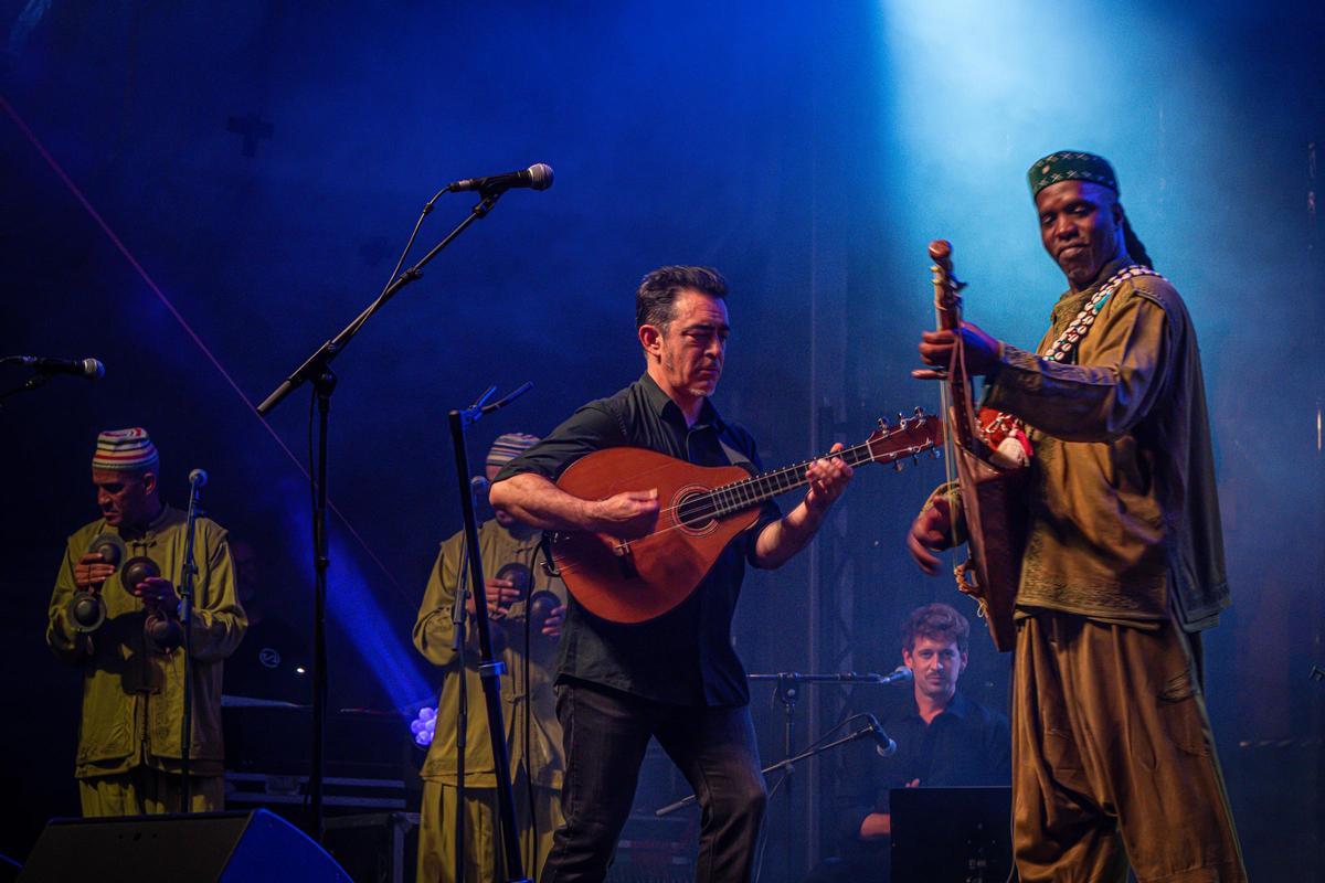 Cala Vento corona una noche de La Mercè frente a la Catedral de ...