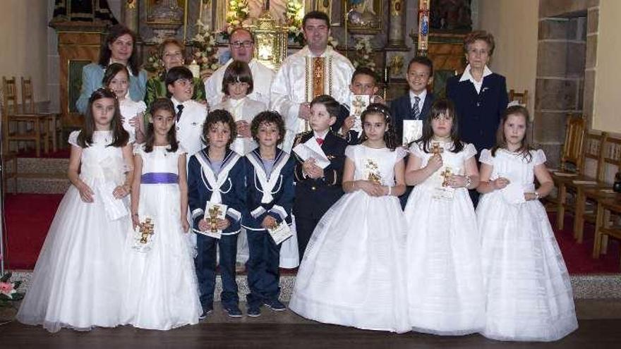 Dos jornadas consecutivas de primeras comuniones en la iglesia de Silleda