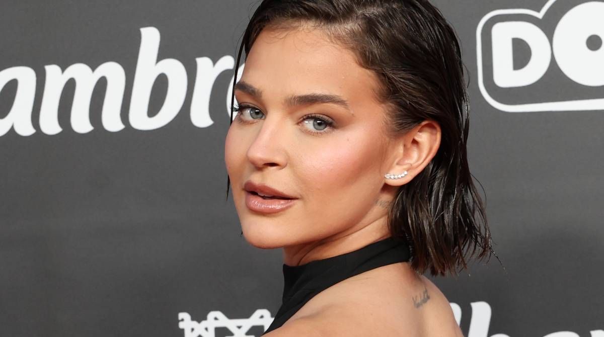 LAURA ESCANES CAZADORA | La cazadora vaquera más moderna de Laura ...