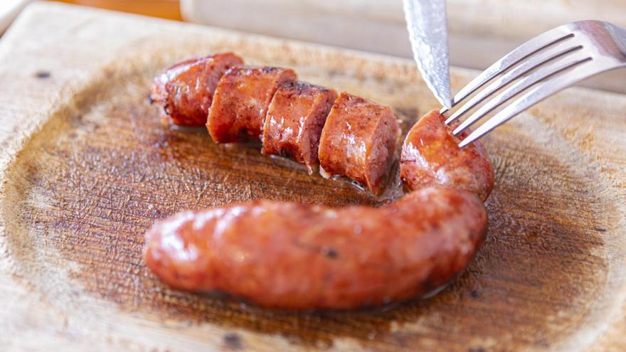 Entramos en el pueblo conocido como “la capital mundial del chorizo ...