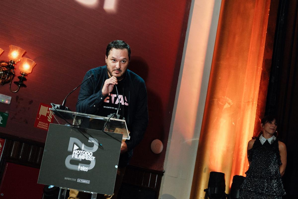 El alicantino Alex Rey se pone serio en su último corto, "El niño"