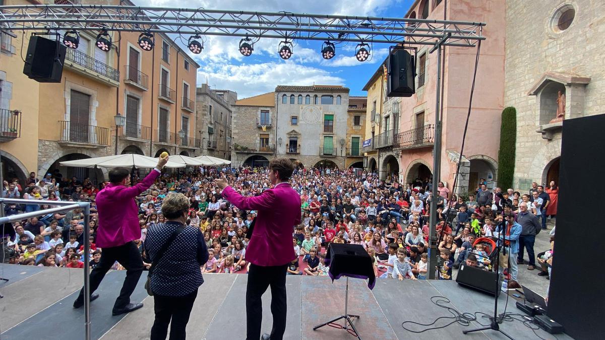 FIMAG TORROELLA | El Fimag estrenarà un mag itinerant pels carrers de ...