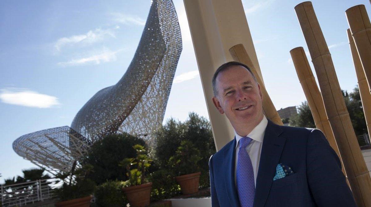 Tony Douglas: "Barcelona es estratégica para Etihad"