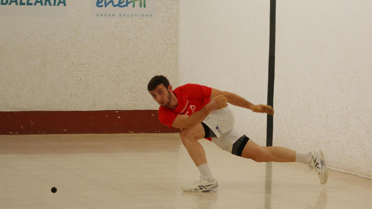 Ador, siempre fiel a su cita con el raspall en las fiestas patronales