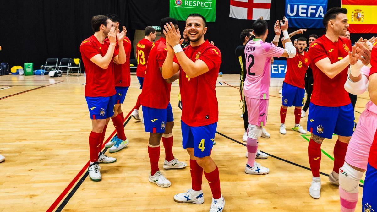 Fútbol sala | España arrasa en Inglaterra y llama a la puerta del Europeo