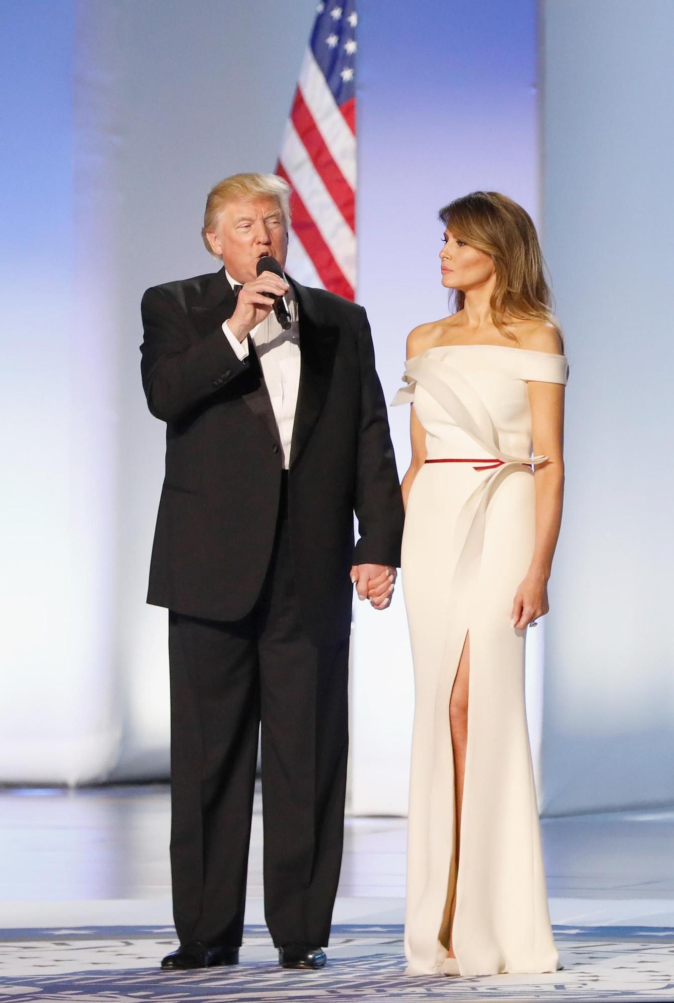 MELANIA TRUMP LOOK | El impresionante vestido bicolor de Hervé Pierre que Melania Trump ha ...