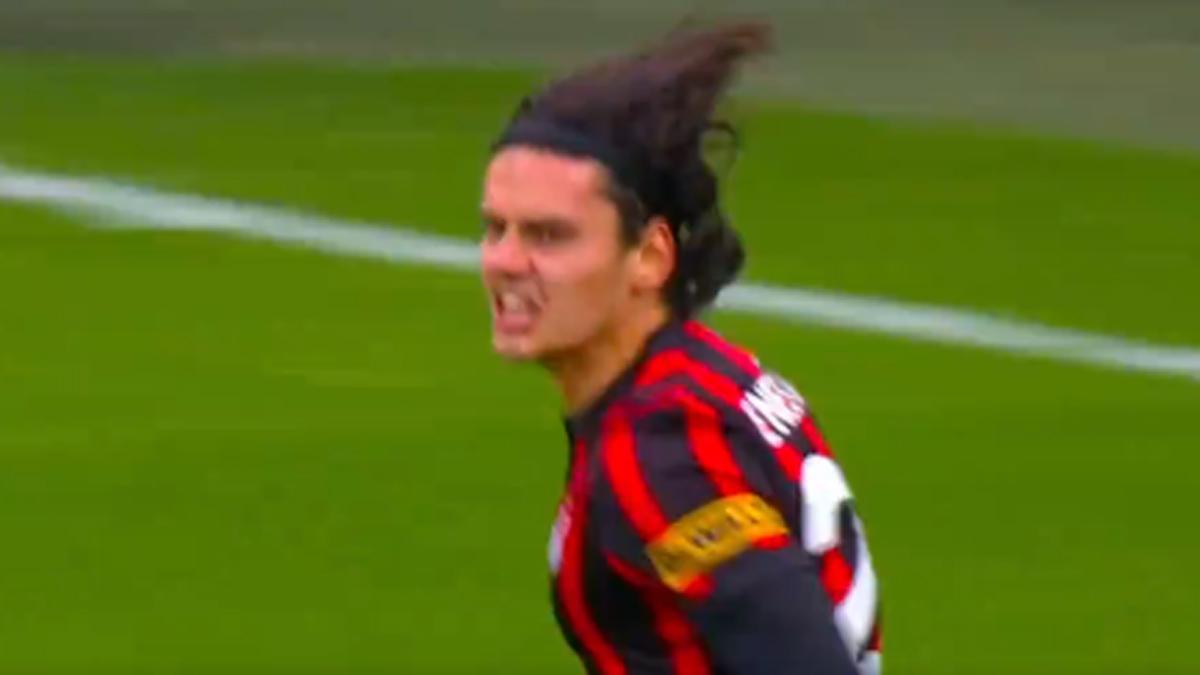 Enes Ünal ya marca goles en la Premier