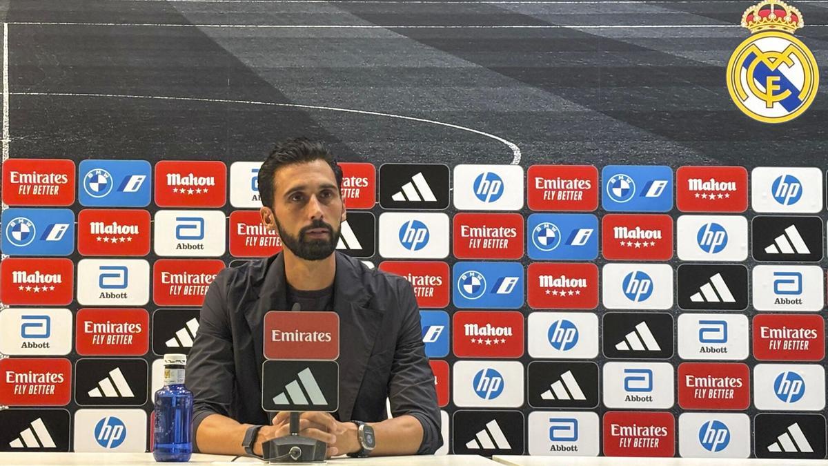 NUEVO ENTRENADOR | Arbeloa comparece en su primera rueda de prensa tras ...