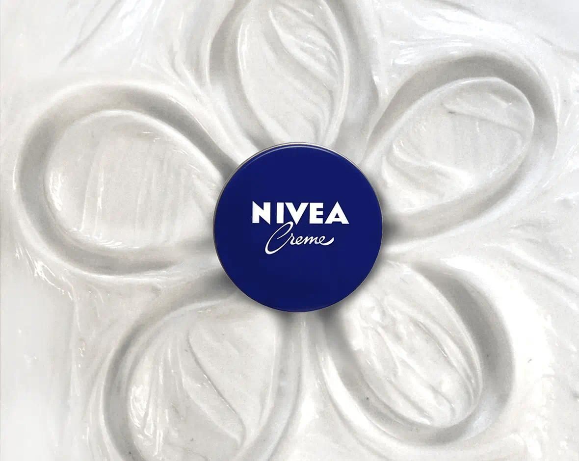 CREMA NIVEA BOTE AZUL | La icónica crema Nivea del bote azul tiene ...