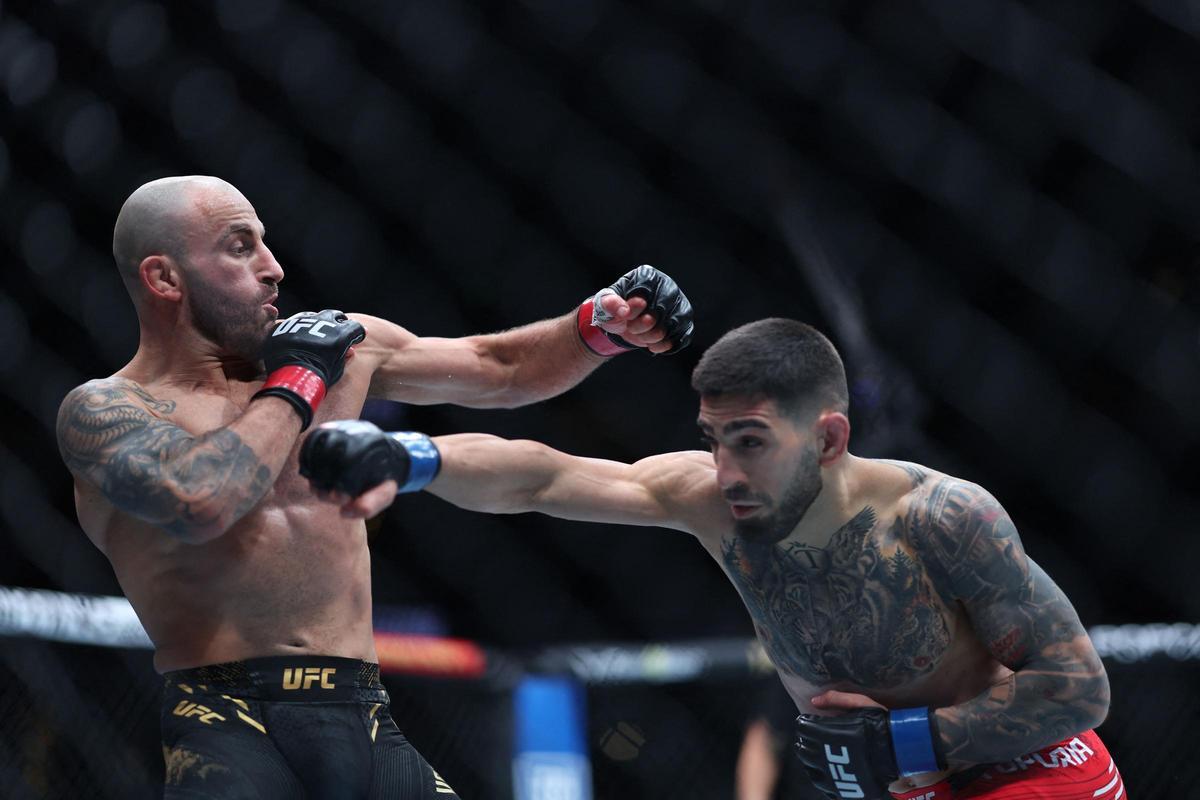 Topuria se proclama campeón del mundo tras un KO para la historia | FOTOS