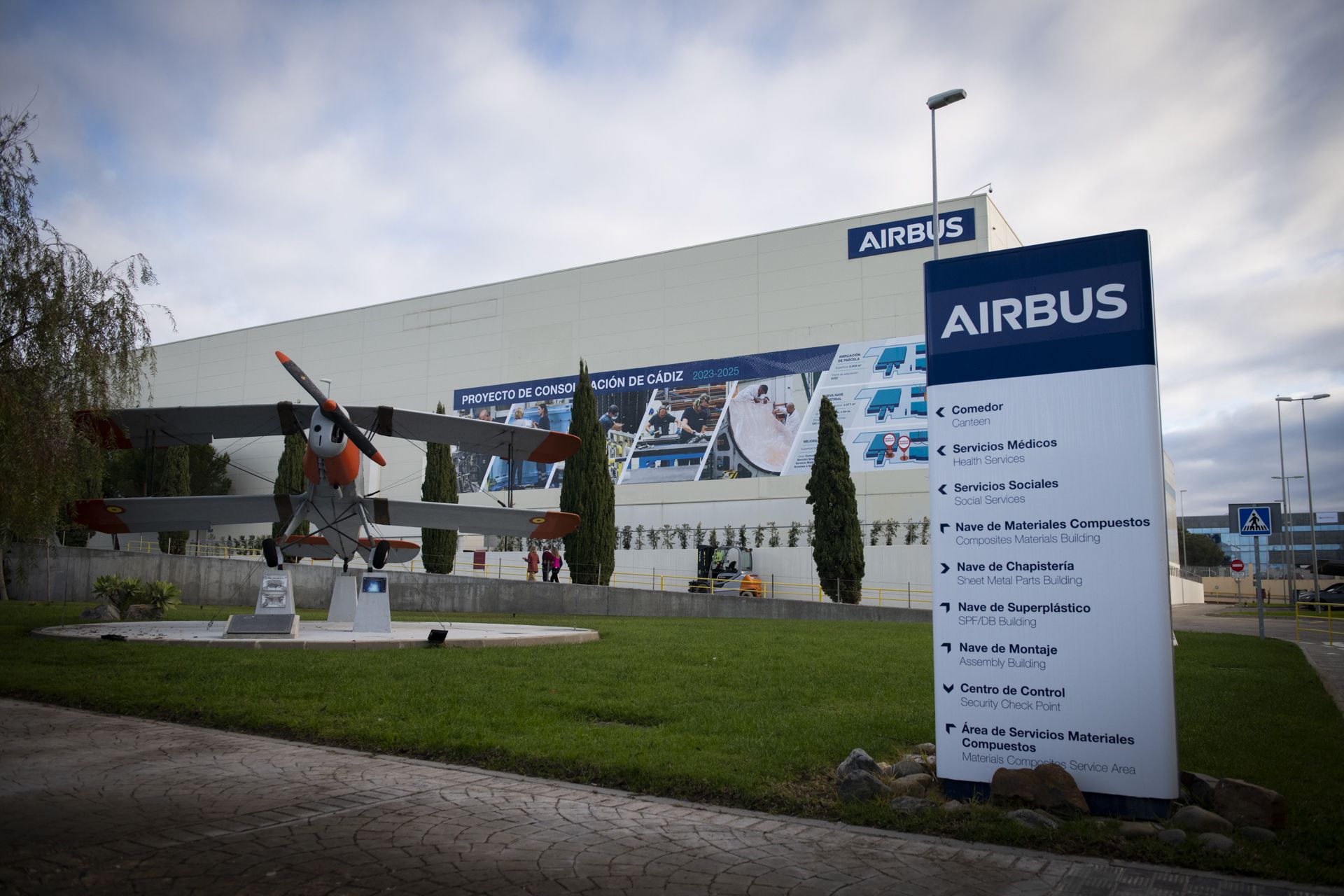 Airbus presenta su fusión en Cádiz con el compromiso de no recortar empleo
