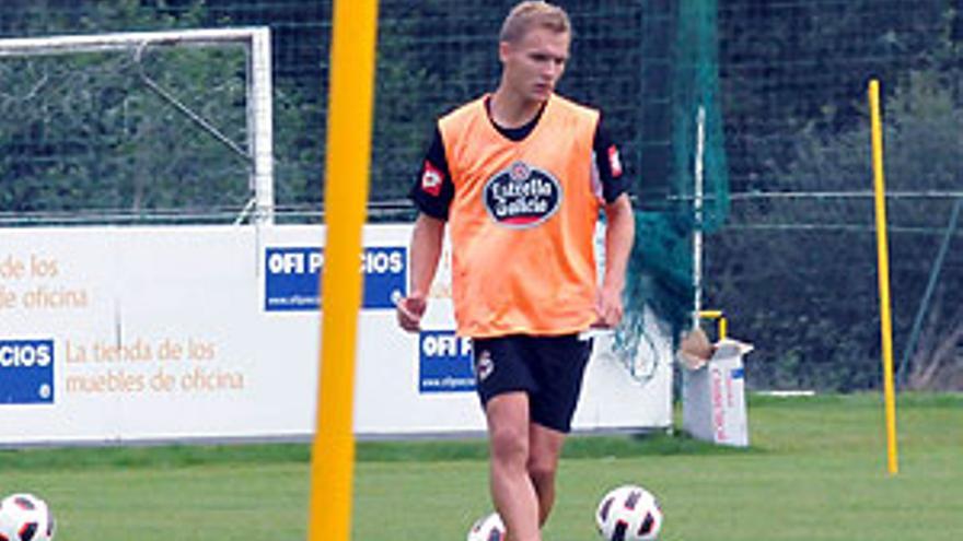 El Deportivo, sin lateral zurdo específico, juega hoy contra el Olympiacos