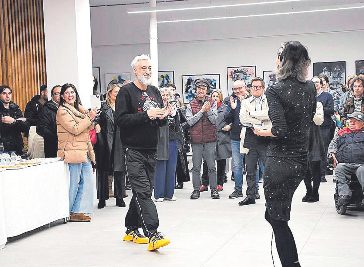 Crónica social compostelana | Insignia de oro a Xosé Ramón Fandiño