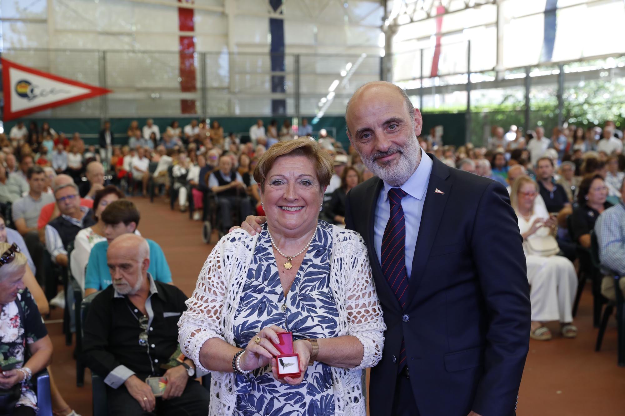 En imágenes: El Grupo Covadonga entrega sus distinciones en un multitudinario acto