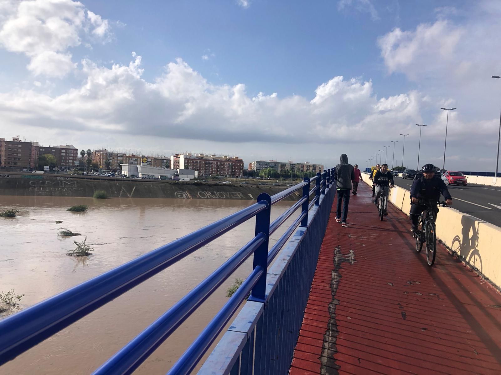 El nuevo cauce del Turia, a rebosar