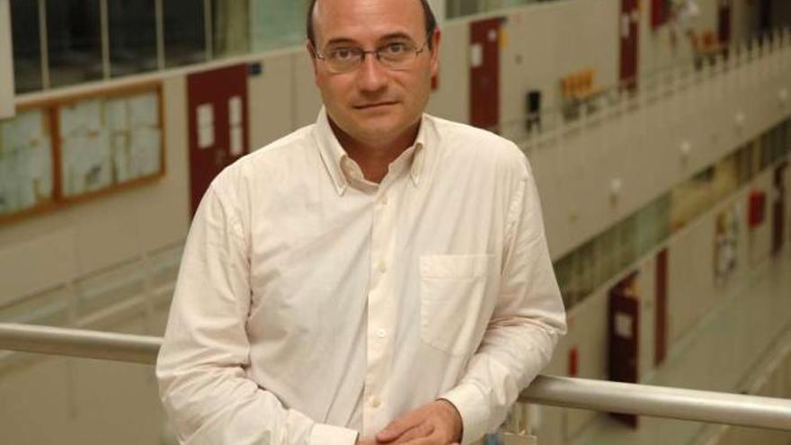 Miguel Clemente Díaz: "Quien tiene más amigos virtuales es quien cuenta ...
