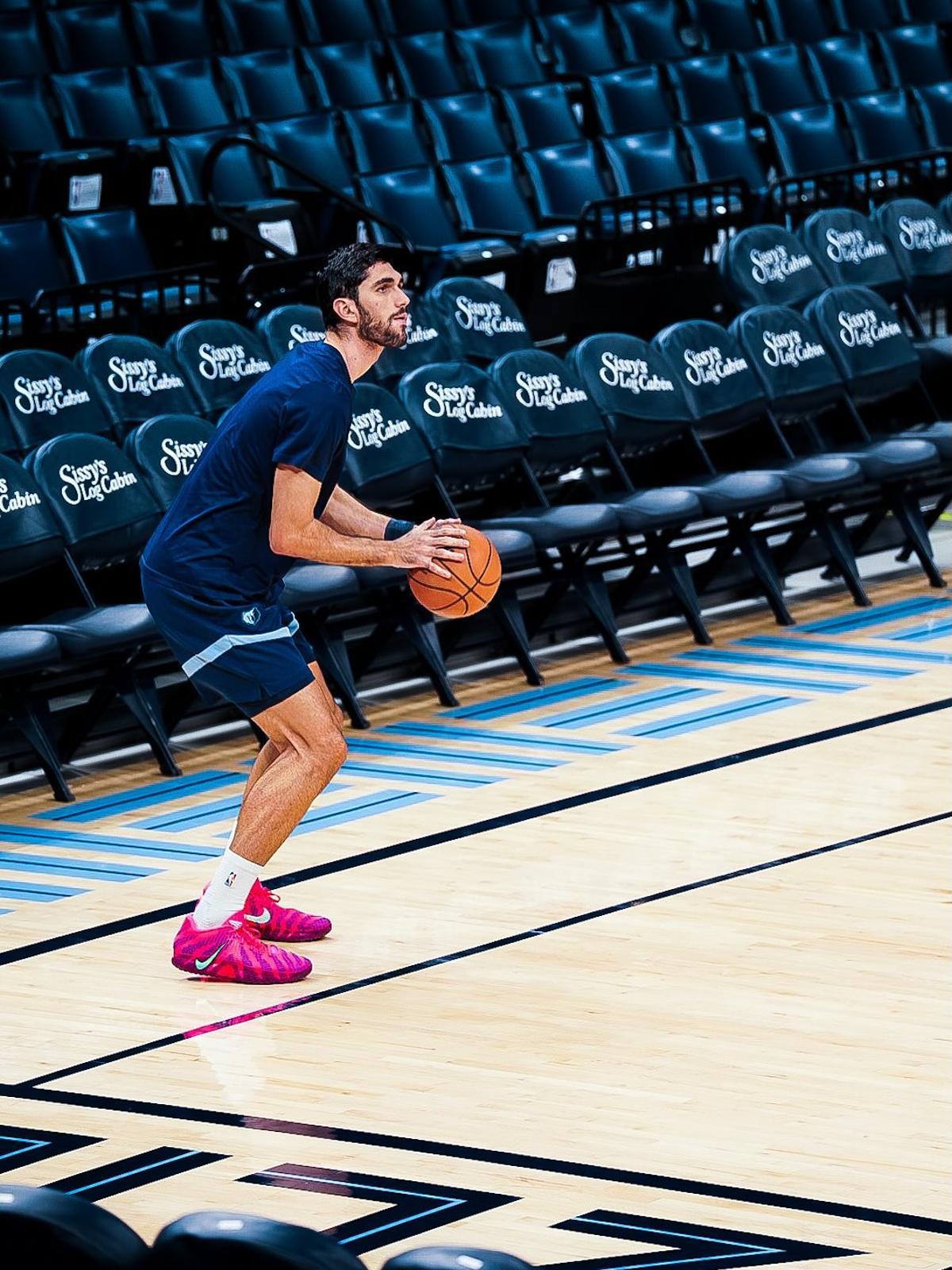 BALONCESTO: Santi Aldama roza el doble-doble en su duelo ante Shai ...