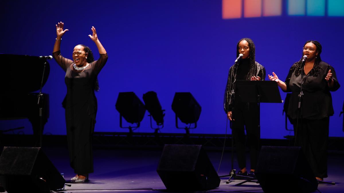 La Pola acoge hoy un concierto de góspel a cargo de Bridget Bazile