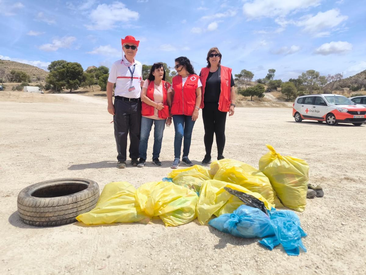 De ruedas a infinidad de plásticos: Cruz Roja retira 200 kilos de ...