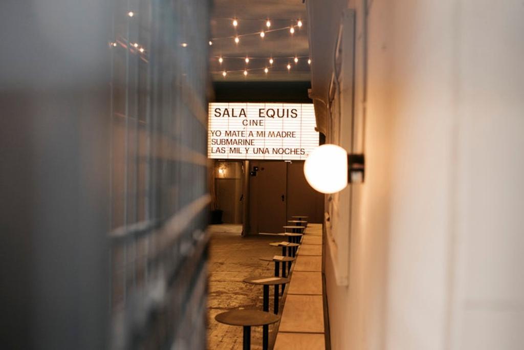 Sala Equis, la magia del cine y un prostíbulo poético - Viajar