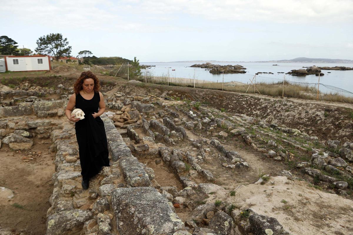 Cultura recurre al teatro para presentar Adro Vello como joya ...